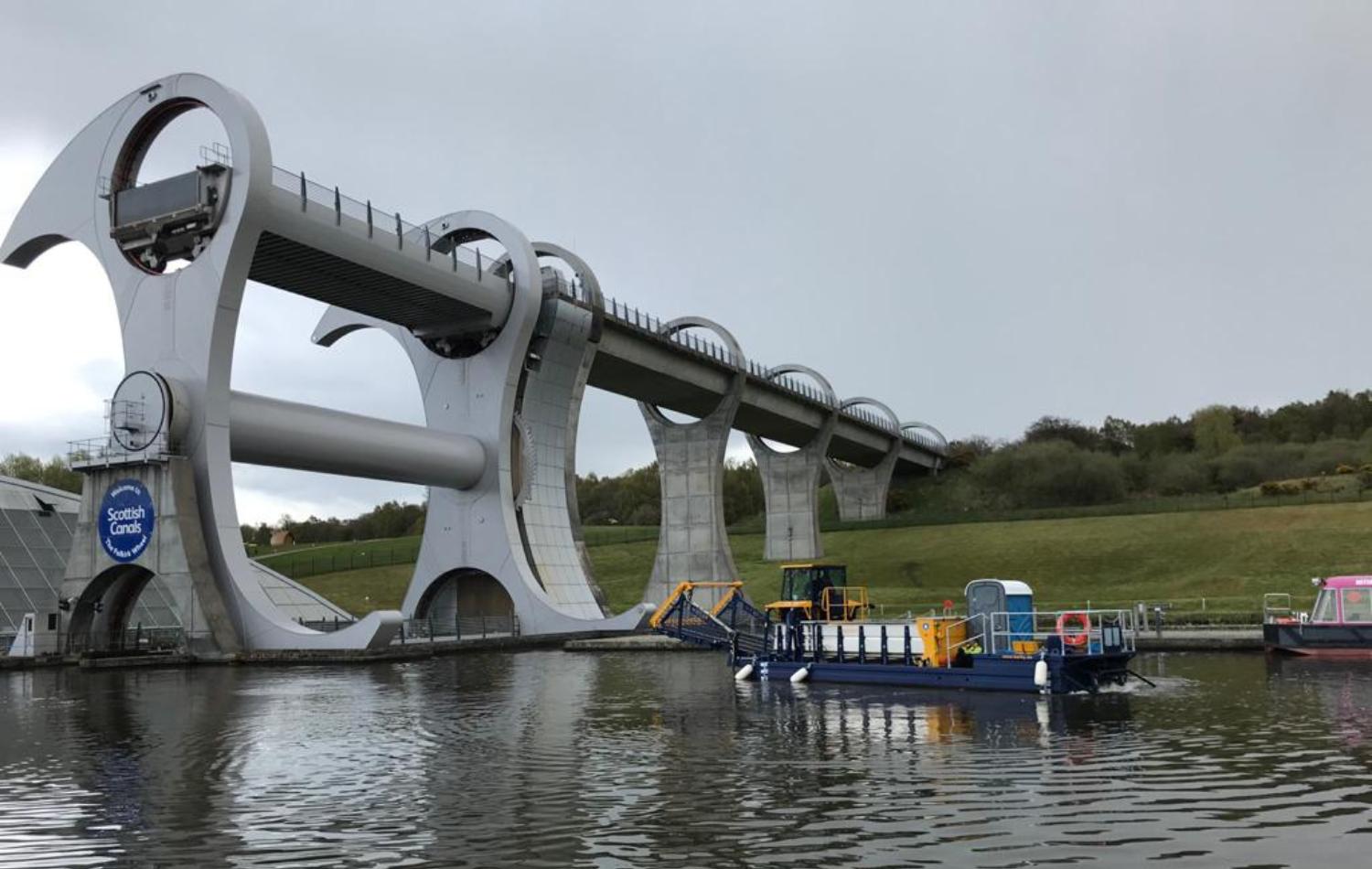 Berky Mähsammelboot 6540: Triton 1500